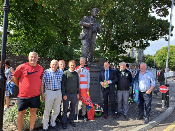 Cork GAA chairman lays wreath at Michael Collins statue Clonakilty ...